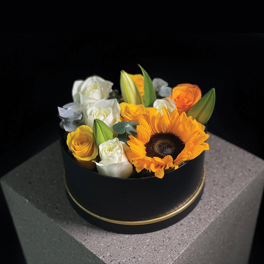 Hello Flowers | Beautiful Flower Arrangement | Flower Delivery Dubai ...