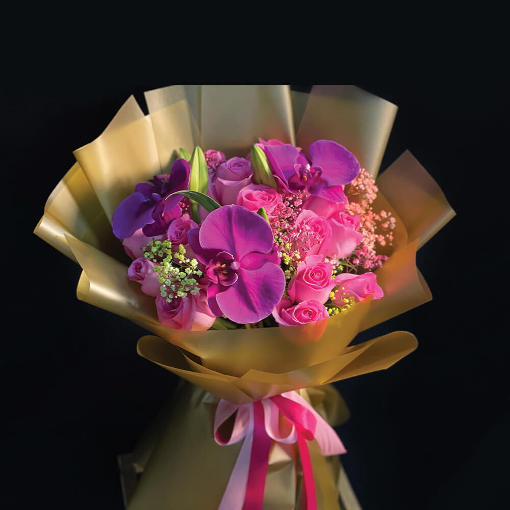 Magenta Roses Bouquet | Flower Delivery in UAE | Aiwa Flowers