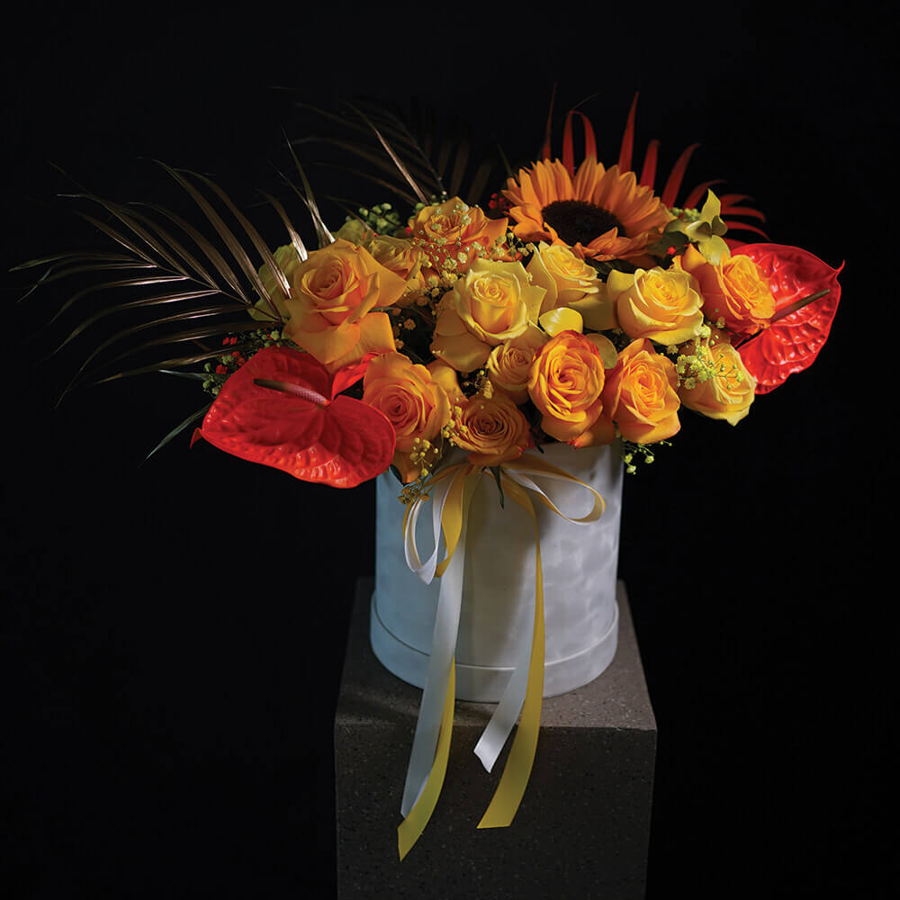 Flowers Boxes with different colors of Roses, Flowers Bouquets Delivery ...