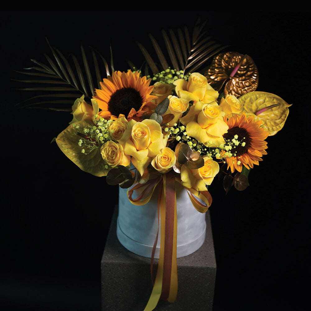 Flowers Boxes with different colors of Roses, Flowers Bouquets Delivery ...